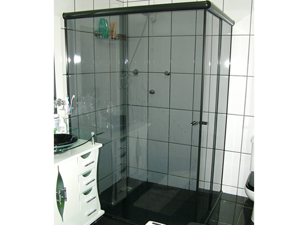 Box de Vidro Fumê – Decoração